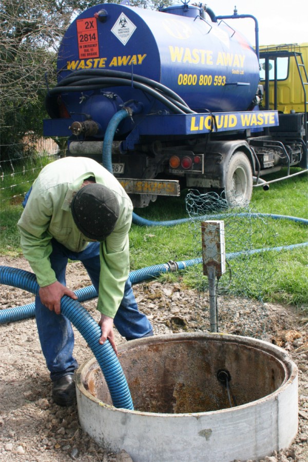 Septic Tanks, Holding Tanks, Cesspits & Soak Holes - Waste Away